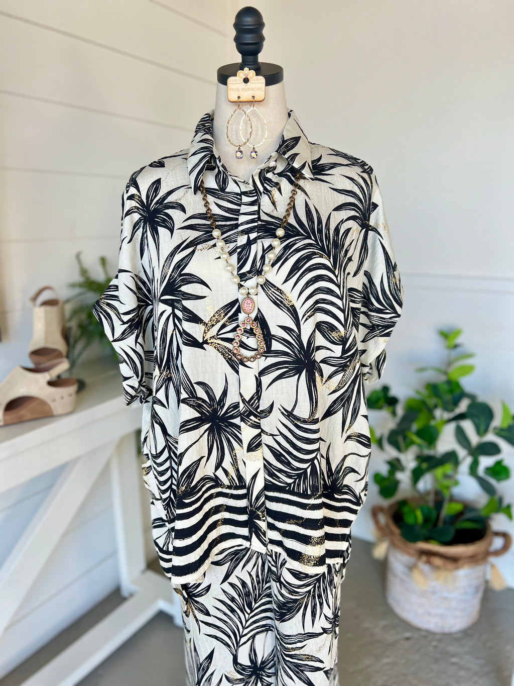 Vaca Mode Top Black by Umgee – carol's boutique